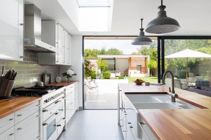 41+ Best Galley Kitchen Designs & Ideas For Rooms of All Sizes (2026)