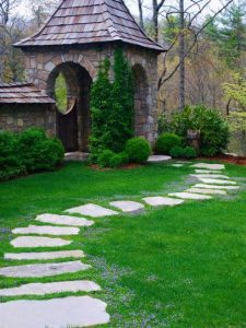 25+ Low Cost Rustic Garden Features (Ideas and Designs)