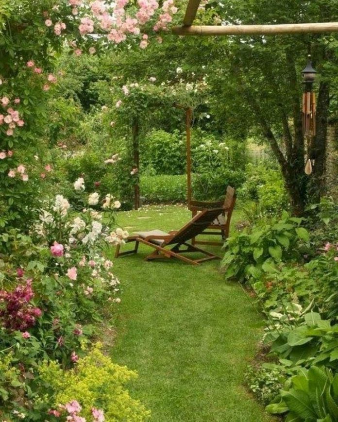 50+ Charming Cottage Style Garden Ideas and Designs For Landscaping