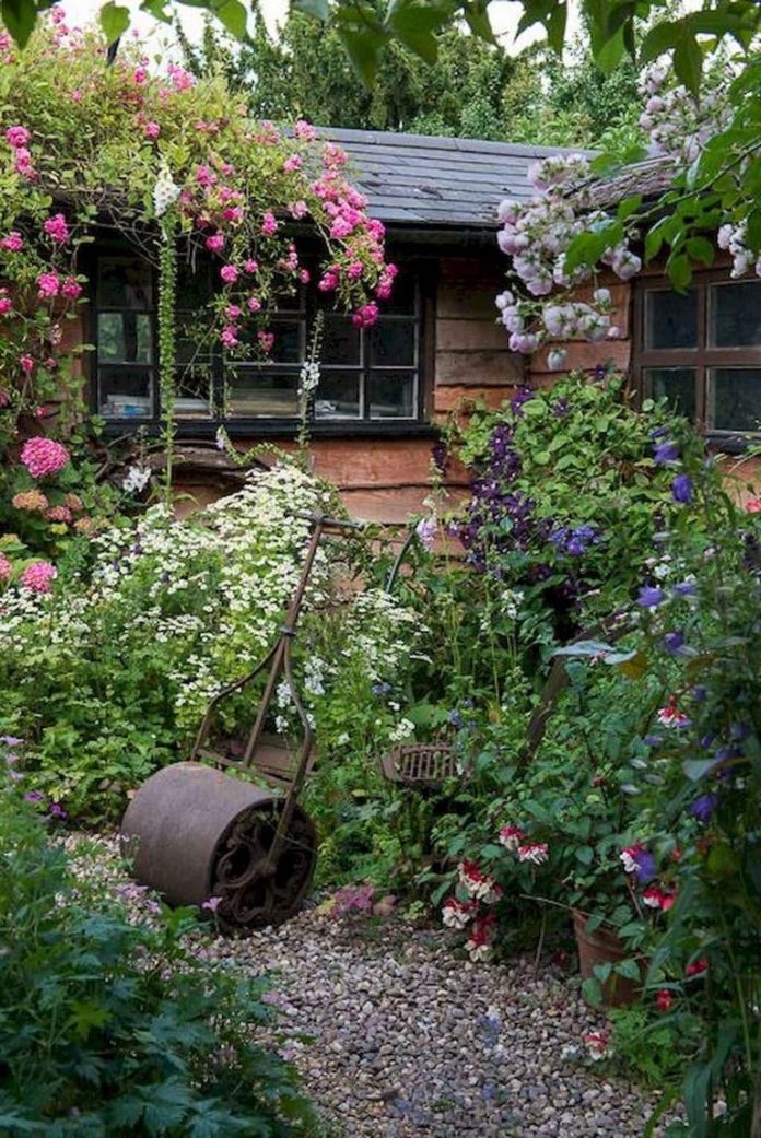 50+ Charming Cottage Style Garden Ideas and Designs For Landscaping