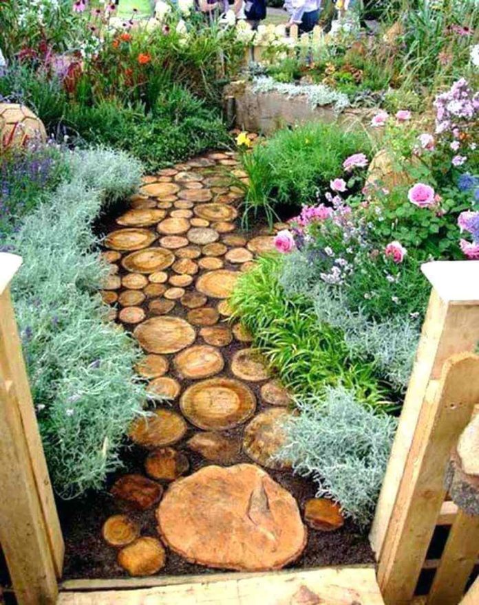 25+ Low Cost Rustic Garden Features (Ideas and Designs)