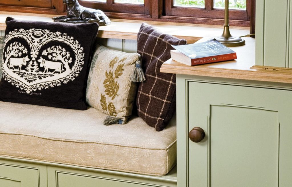 30+ Beautiful and Comfy Built-in Window Seat Ideas & Designs