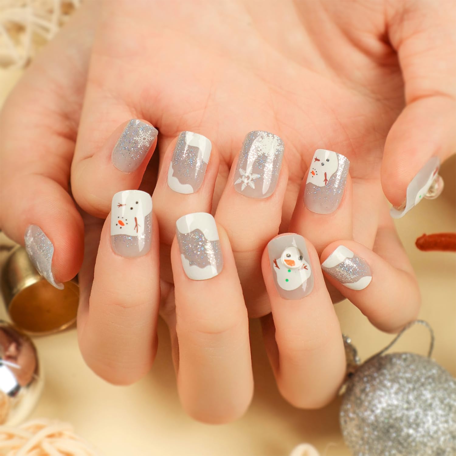 50 Christmas Nail Designs: Festive Ideas & DIY Tips for the Holidays ...